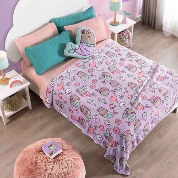 Pusheen | Bedding | Pusheen The Cat Plush Queen Blanket Super Soft ...